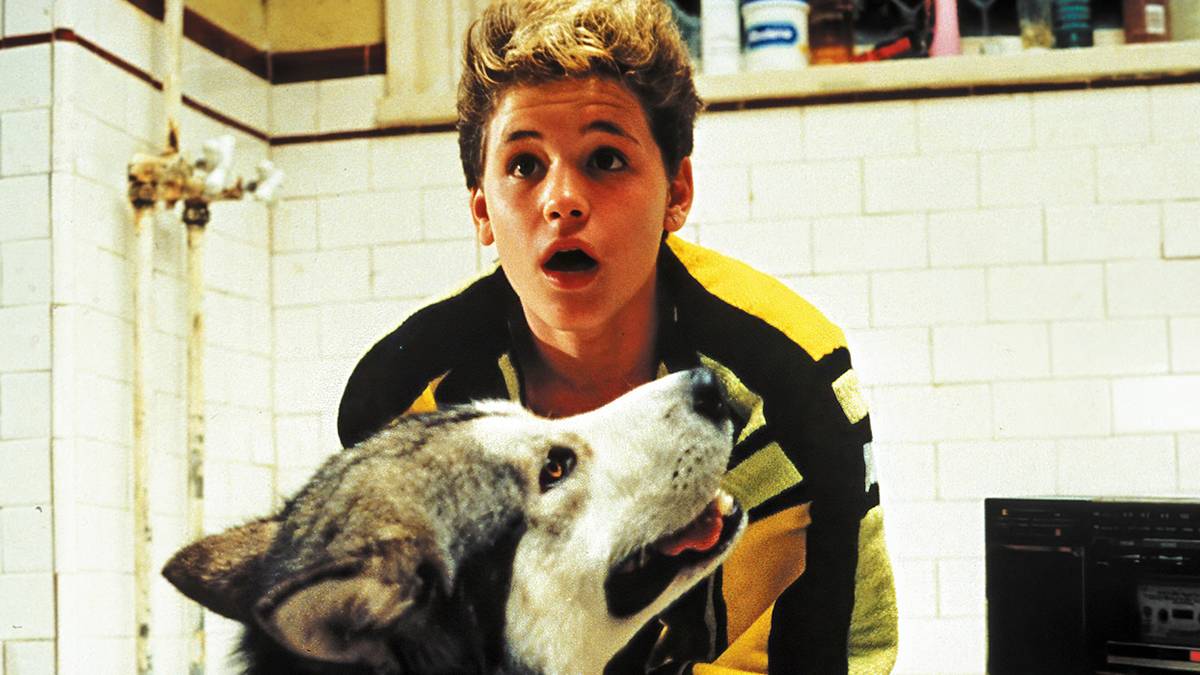 Iconic ’80s Vampire Movie ‘The Lost Boys’ Is Now Streaming for Free