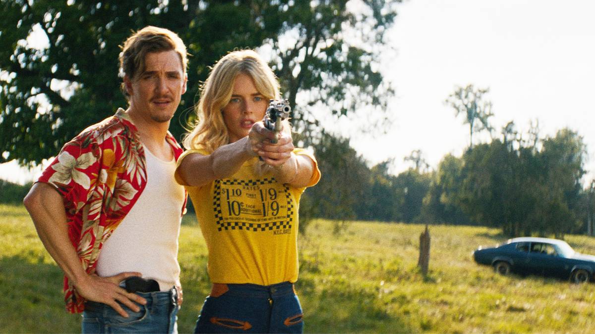 'Carolina Caroline' Review: Samara Weaving and Kyle Gallner Are a ...