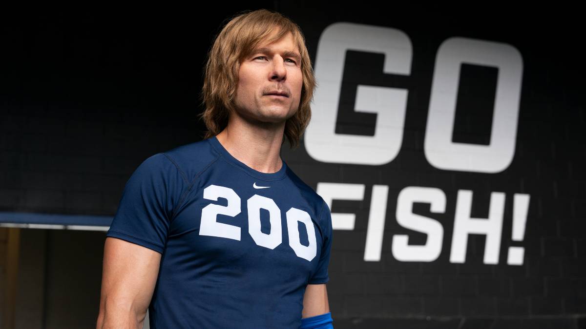 'Chad Powers' Review: Glen Powell's Hilarious, Irreverent, and Heartfelt Sports Comedy Series Is ...