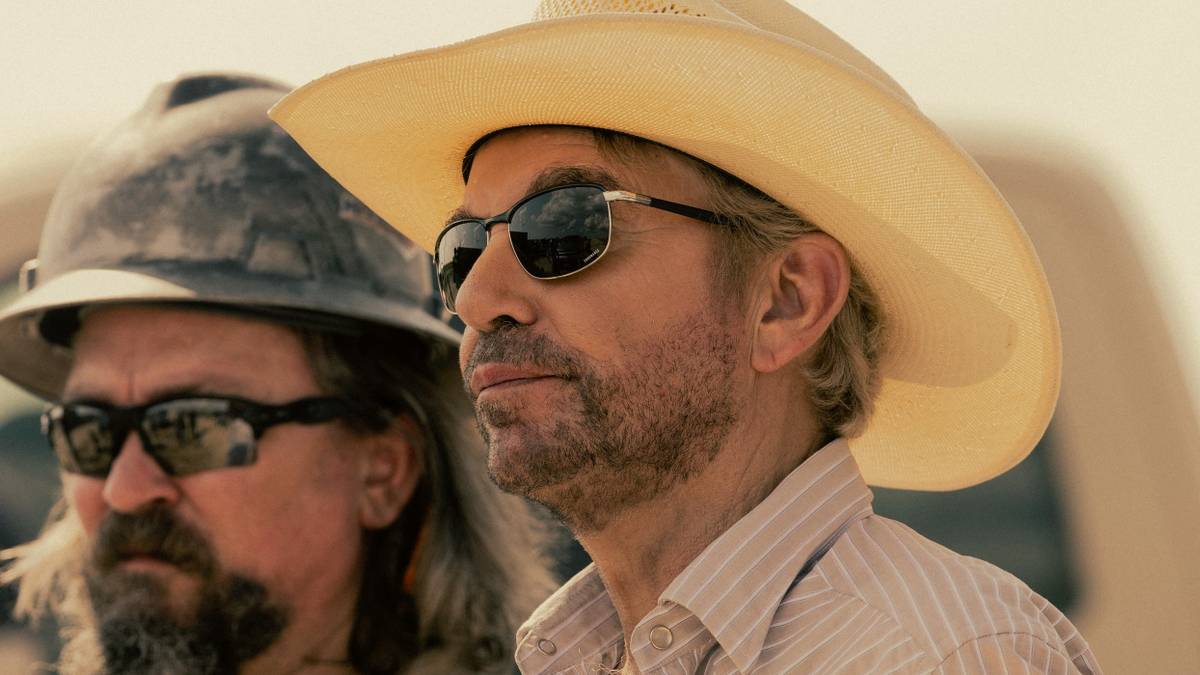 Billy Bob Thornton and Taylor Sheridan Fire Up the Oil Rigs in New ...