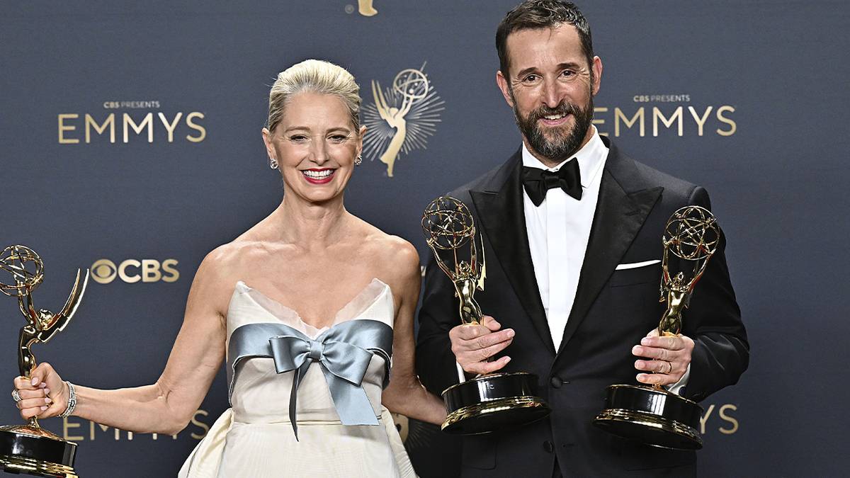 ’The Pitt’s Emmy Winners Noah Wyle and Katherine LaNasa Just Dropped Red Carpet Easter Eggs Fans ...