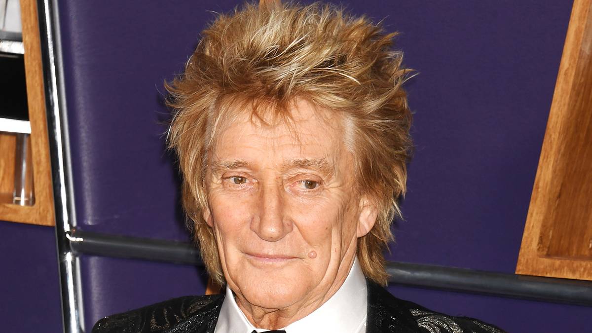Rod Stewart Has Suffered a Health Setback and Cancels Several Shows