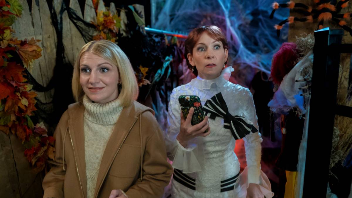 'Elsbeth' Showrunner and Stars Tease a "Great" Halloween Episode and ...