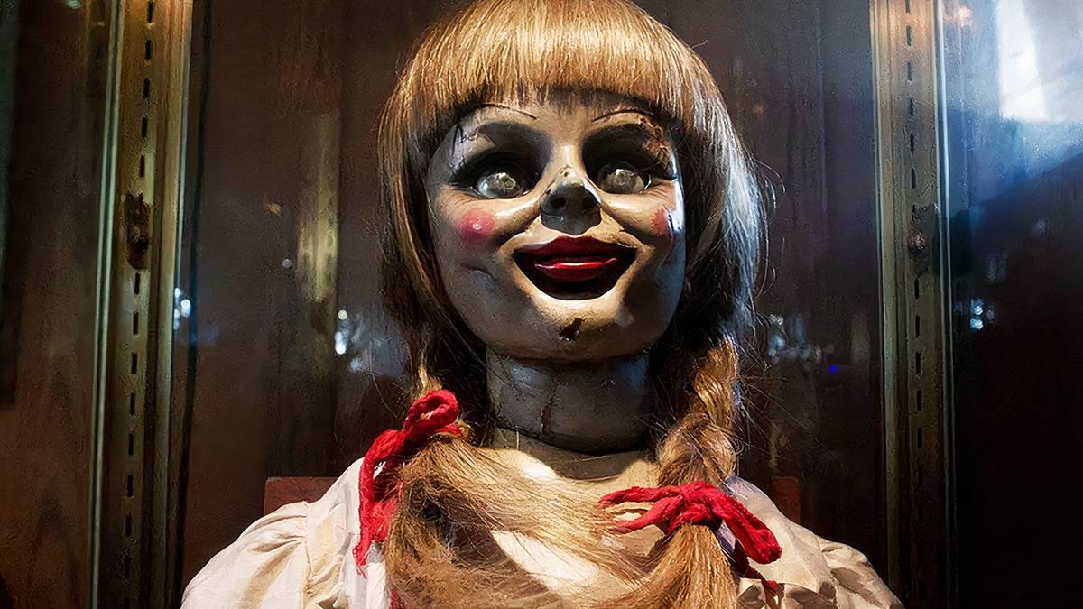 Months After a Shocking Death, This Paranormal Star’s Haunted Doll Tour ...