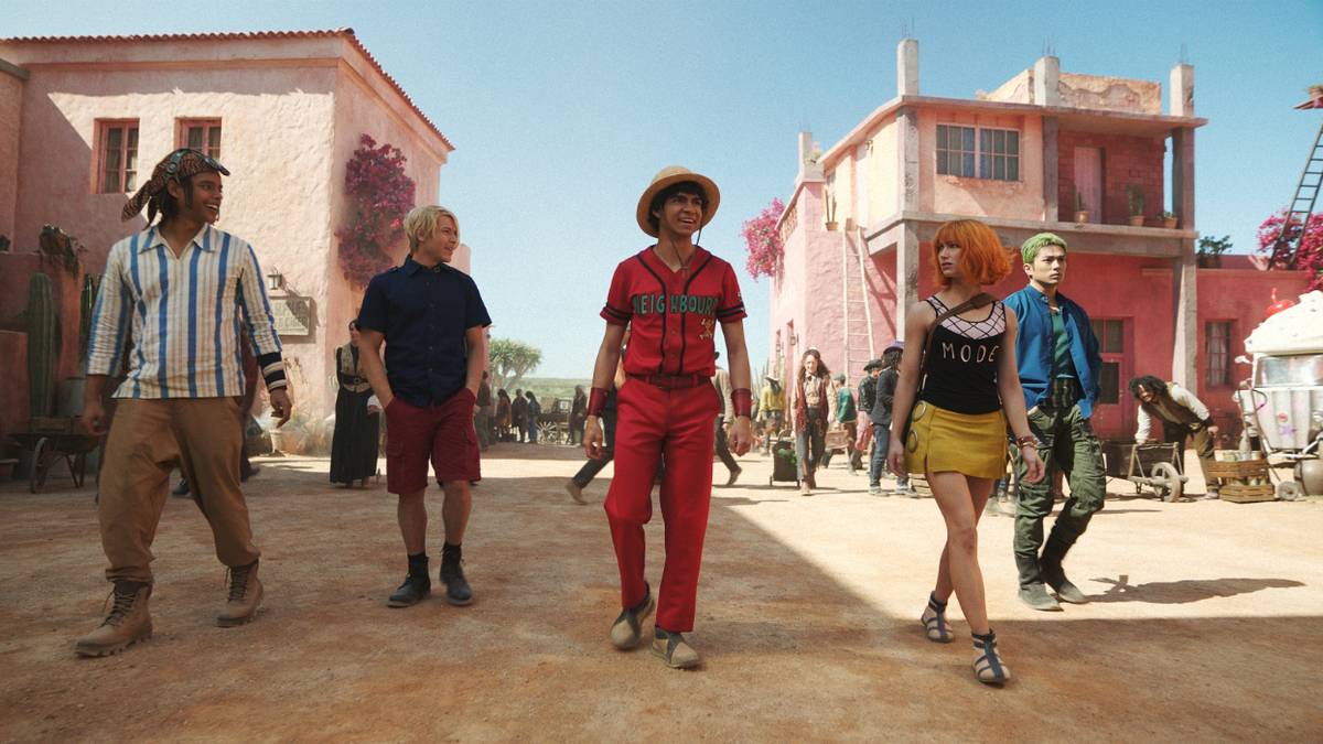 Zoro Is Ready to Fight for the Straw Hats at Whiskey Peak in New 'One Piece' Season 2 Images ...