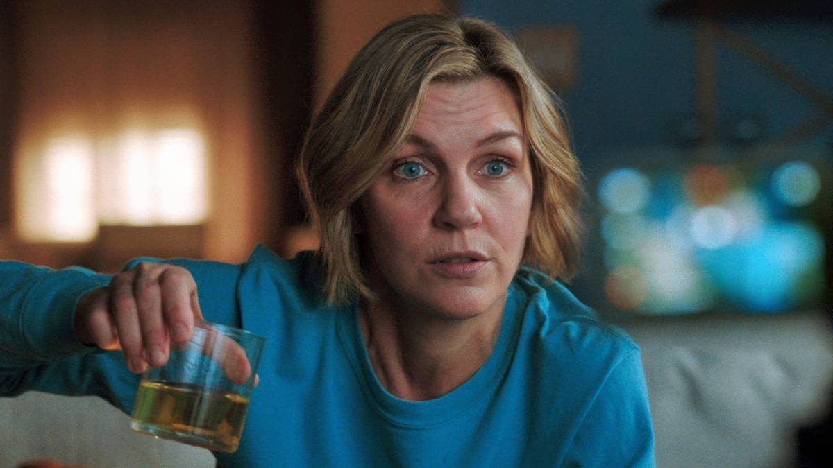 ‘Pluribus’ Episode 5 Recap: Rhea Seehorn Successfully Carries the Sci ...
