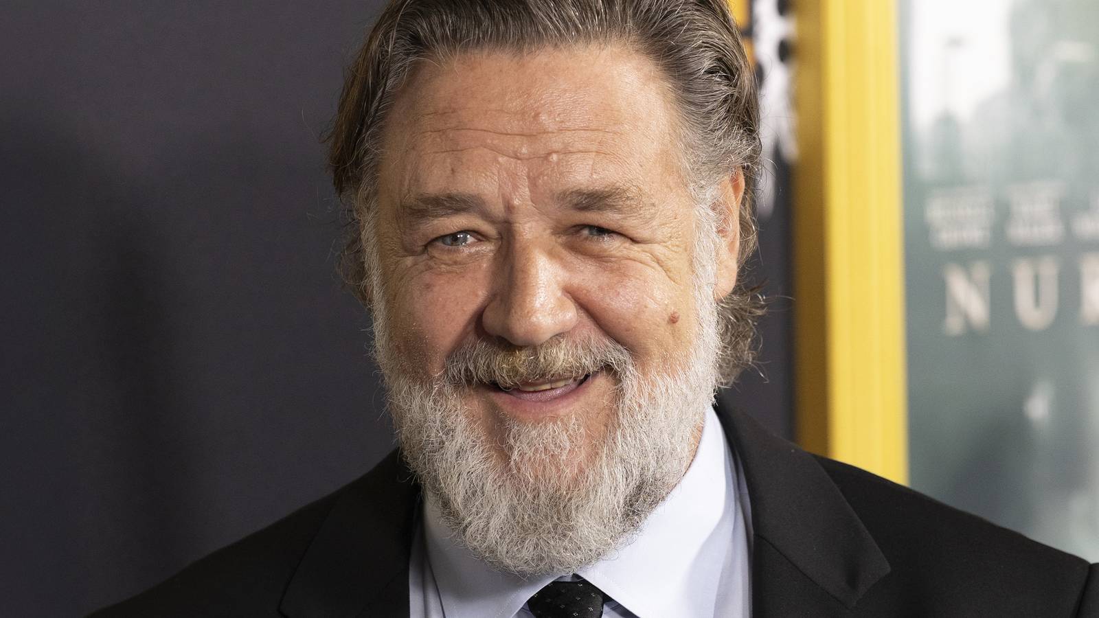 Russell Crowe's Most Mesmerizing Biopic Is Leaving Streaming Next Month