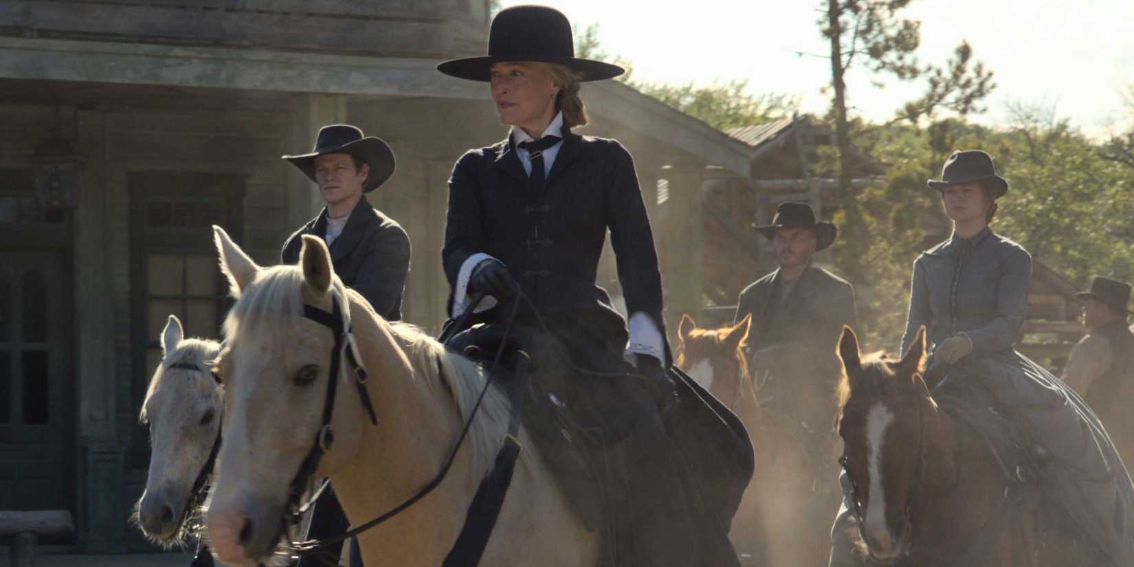 ‘The Abandons’ Gillian Anderson and Lena Headey Break Down Their Brutal ...