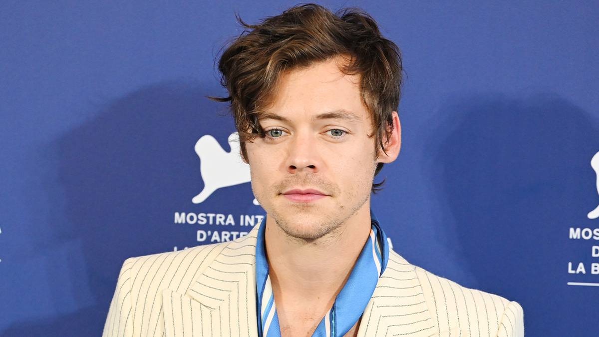 14 Years Ago, Harry Styles Pulled Off His Weirdest Acting on This Fan ...