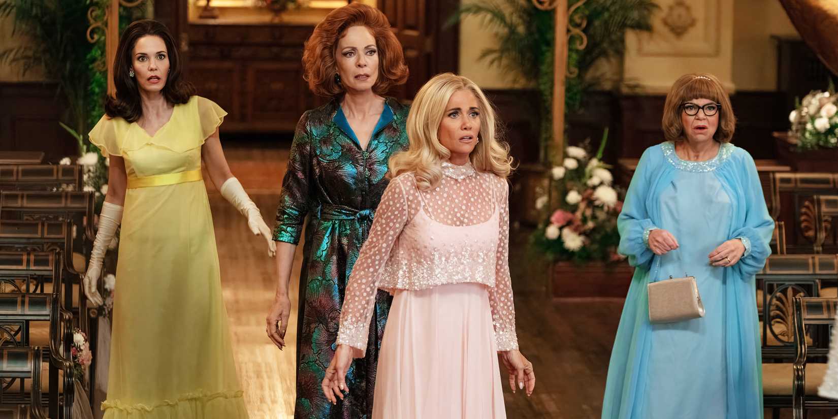 ‘Palm Royale’ Showrunner Addresses Those Kubrick Easter Eggs, Douglas ...