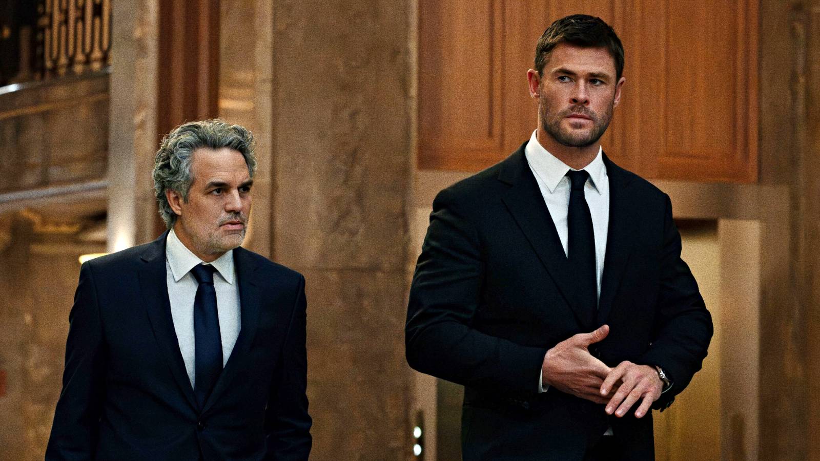 Chris Hemsworth’s New Crime Thriller Is His Highest-Rated Movie Since ...