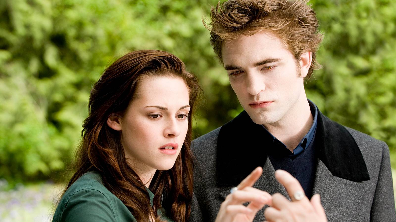Twilight Star's New Vampire Thriller Recruits the Shrek Franchise's ...