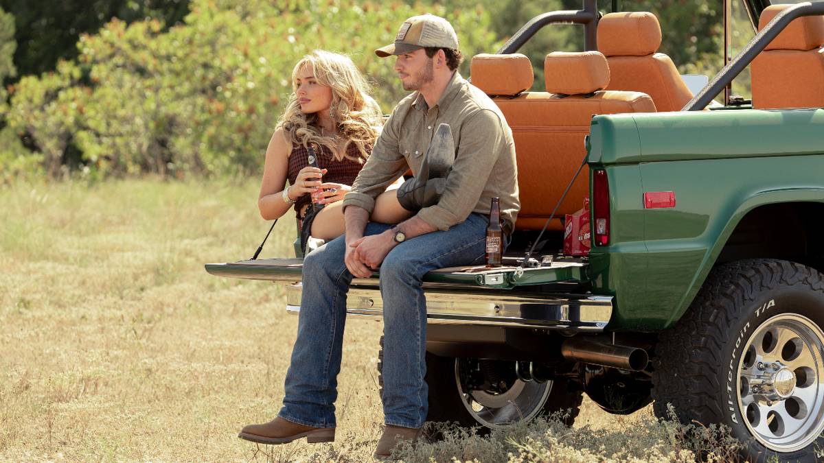 'Dutton Ranch's Natalie Alyn Lind Explains Why Reading Episode 7's ...