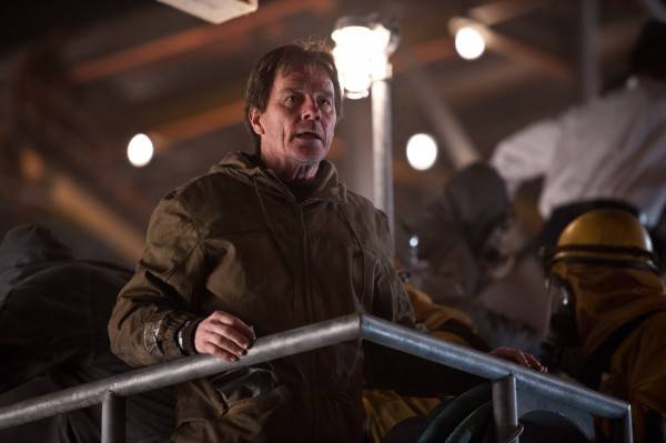 Godzilla Blu-ray Review Featuring Bryan Cranston