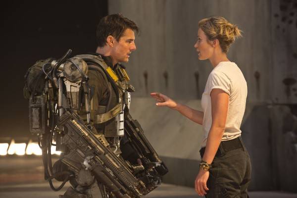 27 EDGE OF TOMORROW Images Featuring Tom Cruise and Emily Blunt