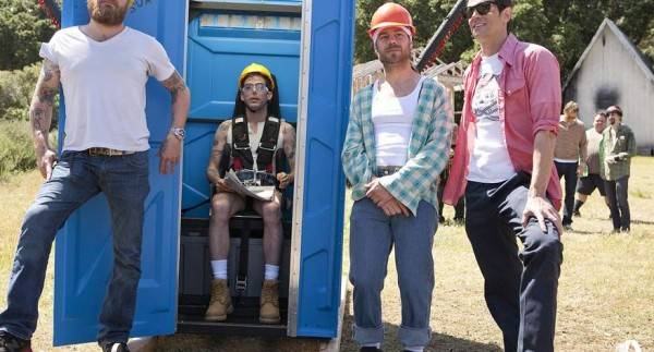 JACKASS 3D Movie Review