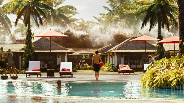 THE IMPOSSIBLE Trailer Featuring Ewan McGregor