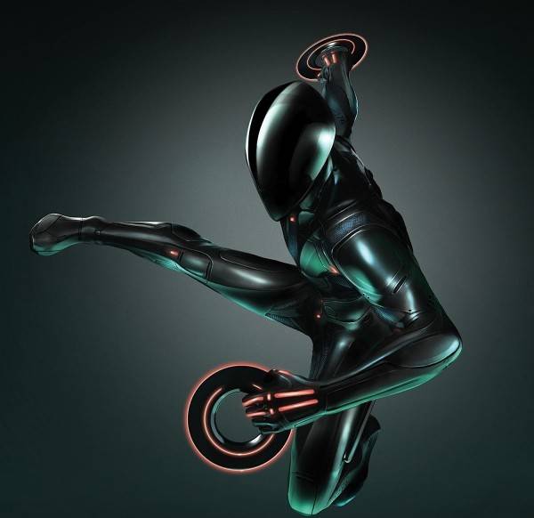 TRON LEGACY New Images; SPACE PARANOIDS ONLINE Viral Game Released